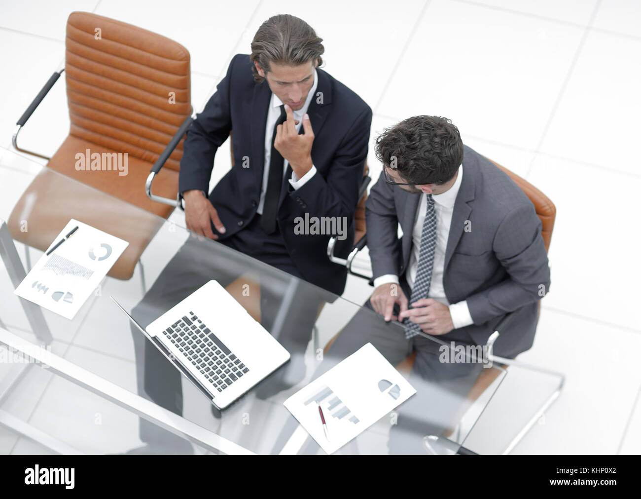 successful employees discussing important issues Stock Photo - Alamy