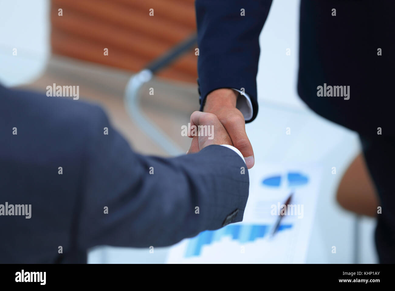 closeup. handshake financial partners Stock Photo - Alamy