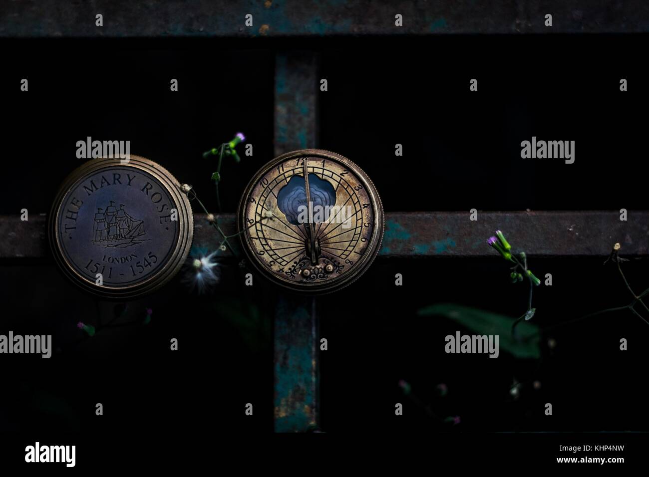 Broken compass hi-res stock photography and images - Alamy