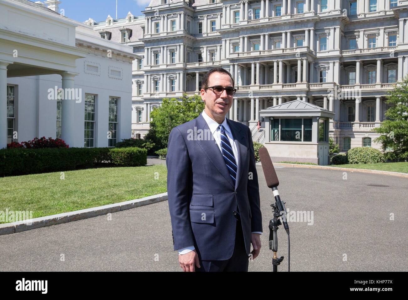 Mnuchin goldman hi-res stock photography and images - Alamy