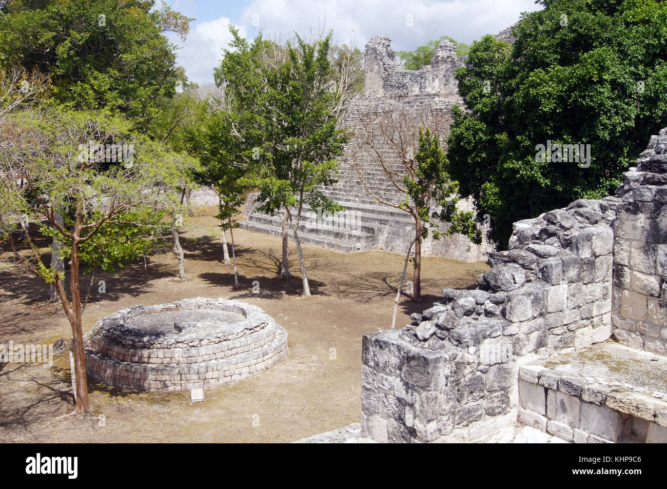 Platform for sacrifice and ruins in Becan, Mexico Stock Photo - Alamy