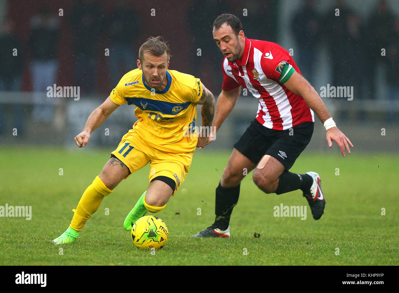 Brett OÕConnor of Hertford and Elliot Styles of Hornchurch during AFC ...