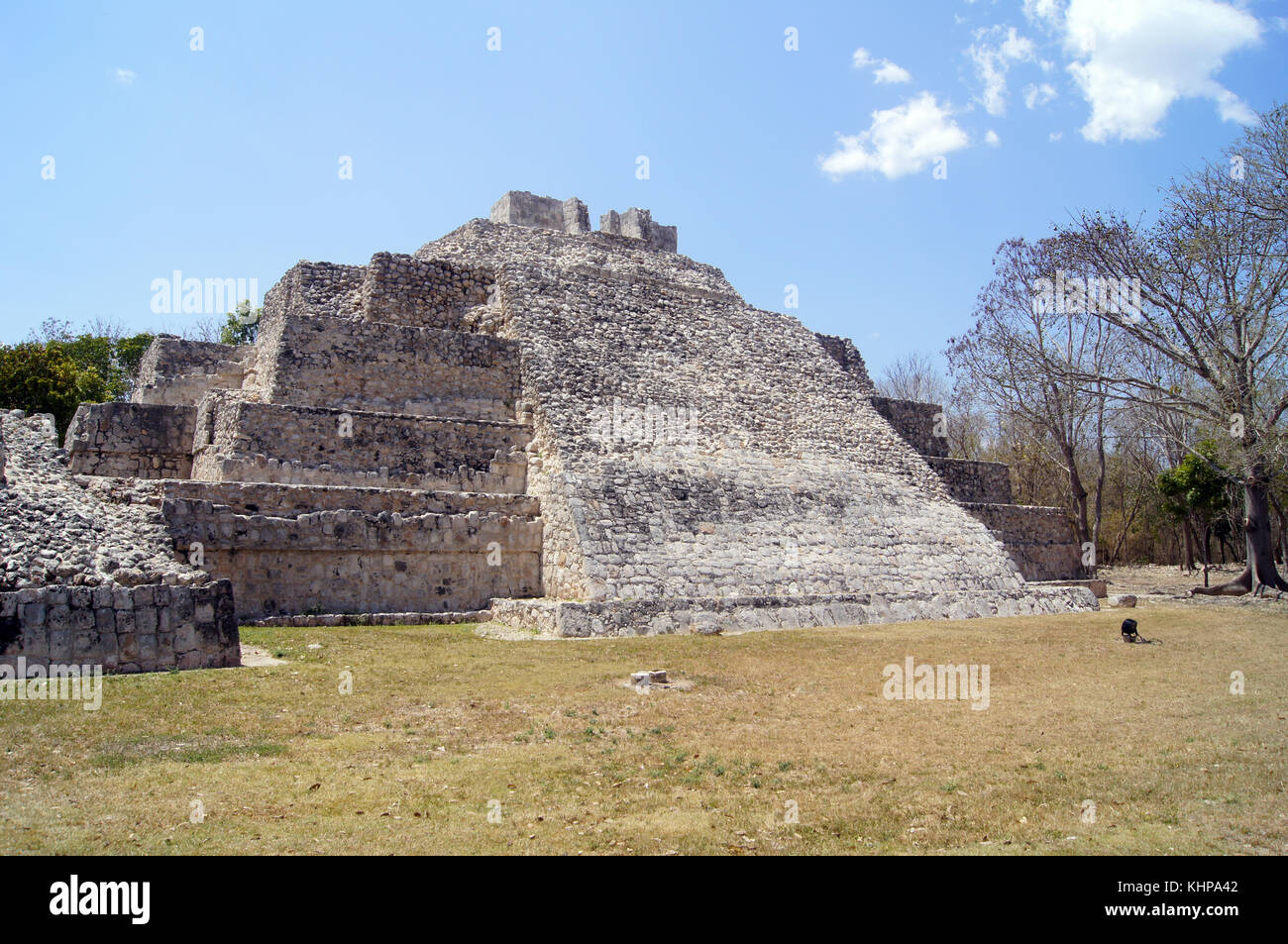 Ruins of small piramid in Edzna, Yucatan, Mexico Stock Photo - Alamy
