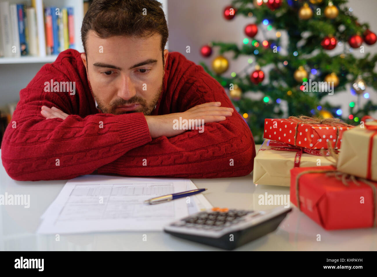 Gifts of money hi-res stock photography and images - Alamy