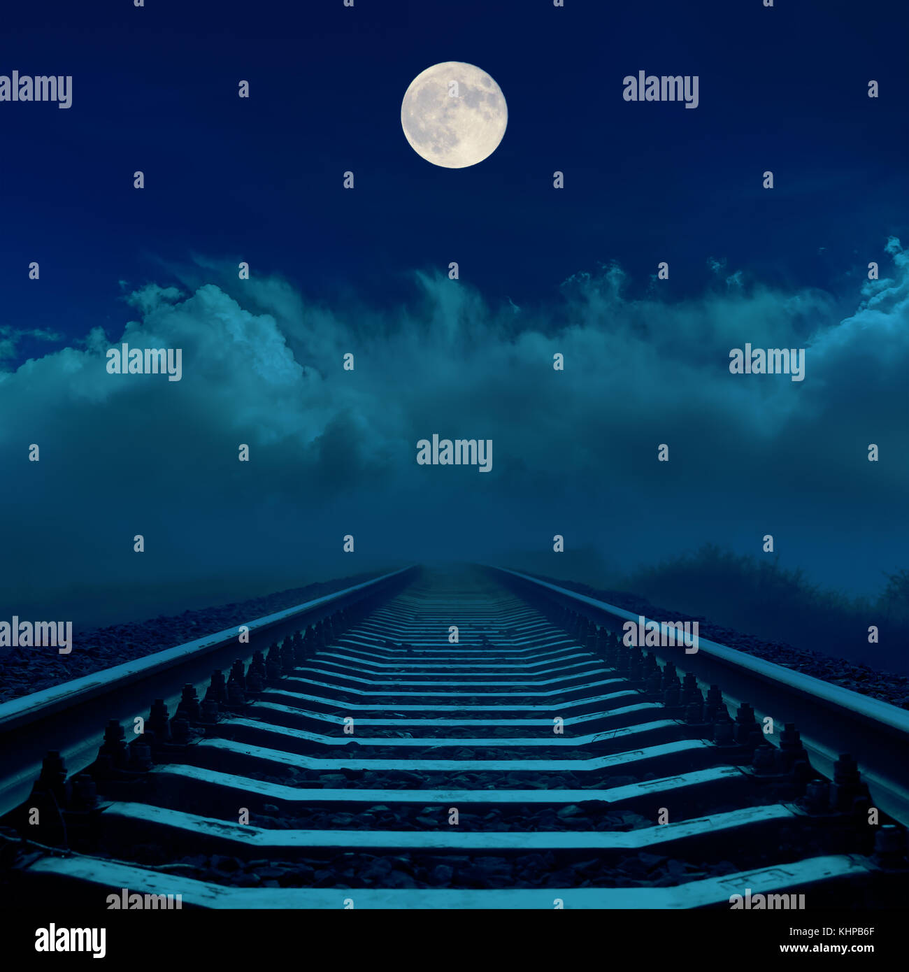 Full moon over railroad hi-res stock photography and images - Alamy