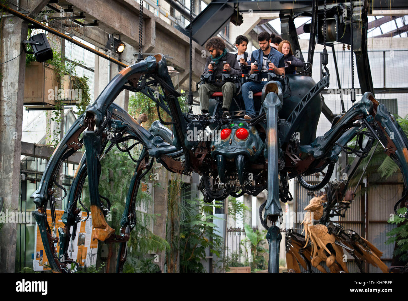 Giant Mechanical Spider High Resolution Stock Photography and Images ...