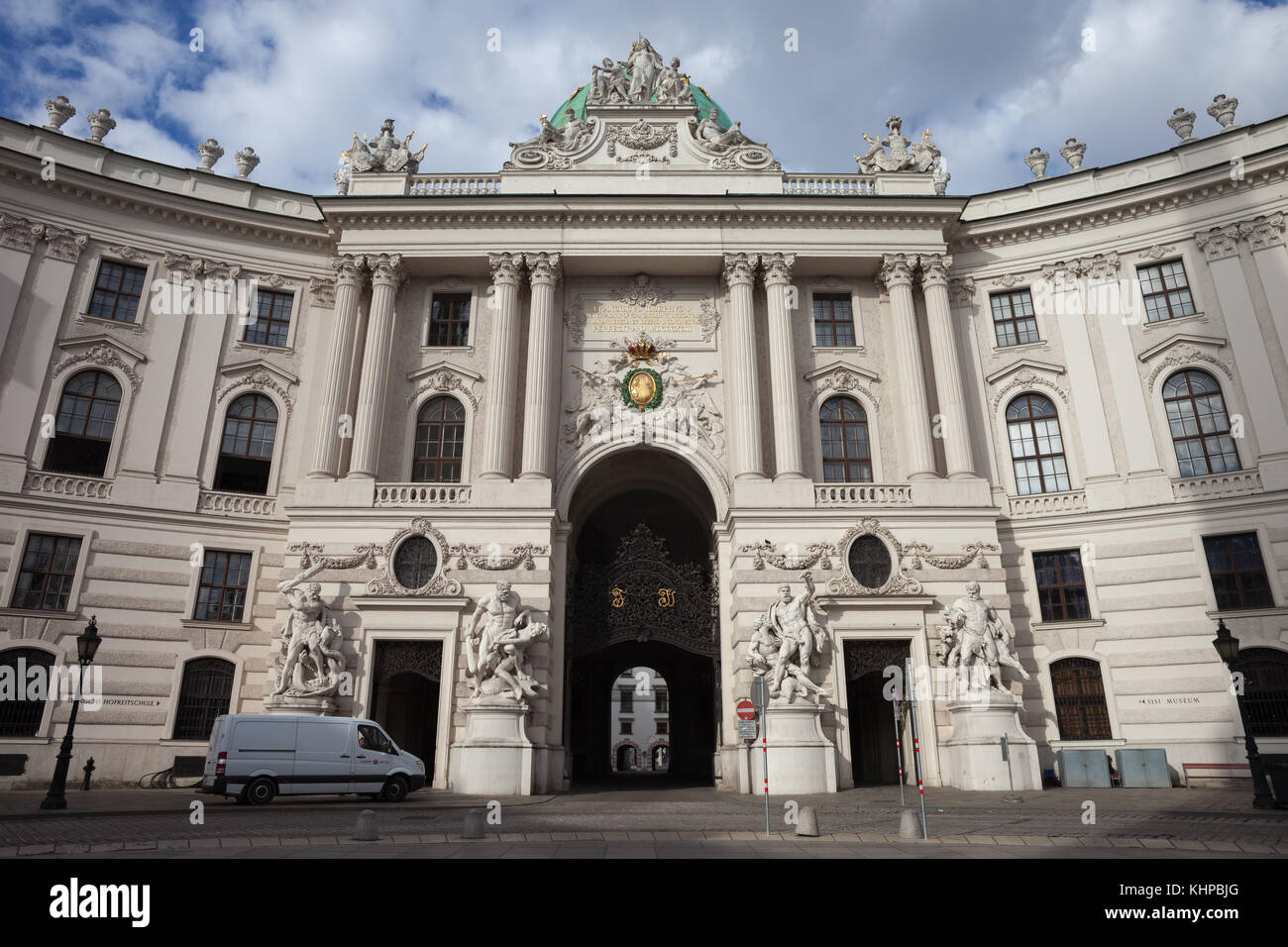 Austria, Vienna, Hofburg Palace entrance gate - St. Michael's Wing ...