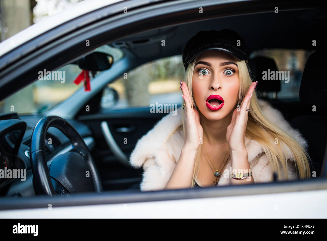 Drive side window open hi-res stock photography and images - Alamy