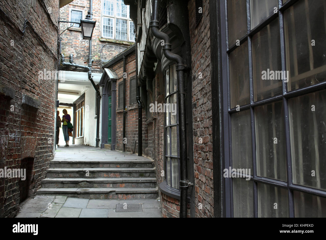 Alleyway city centre york hi-res stock photography and images - Alamy