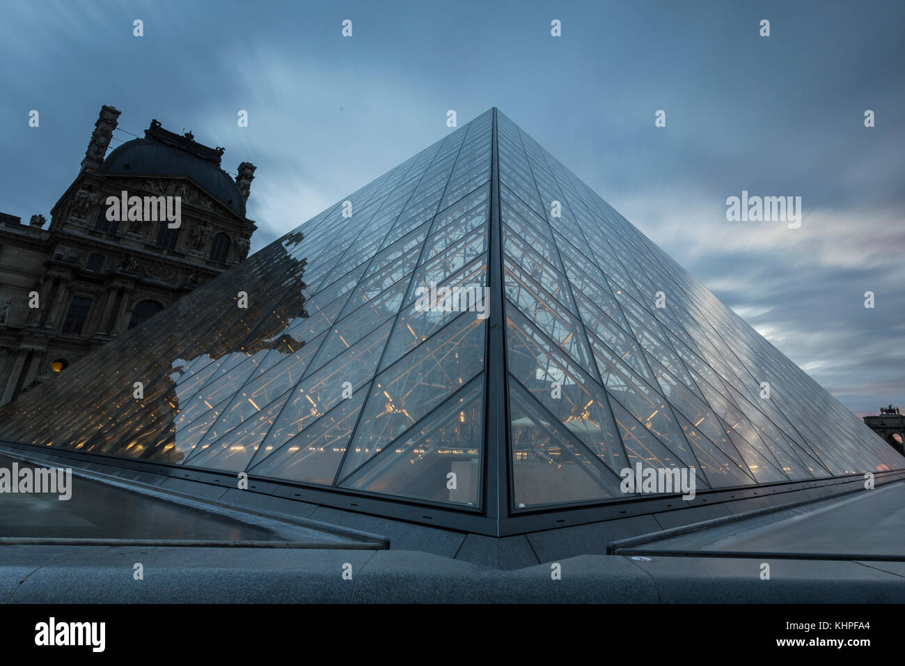 views of the louvre museum in paris Stock Photo - Alamy