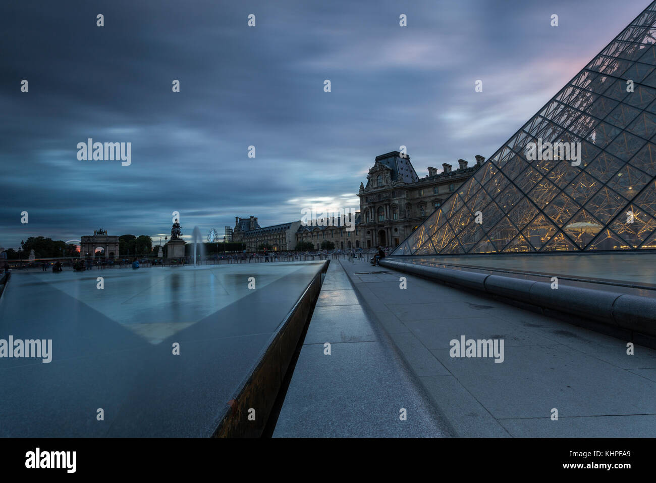 views of the louvre museum in paris Stock Photo - Alamy