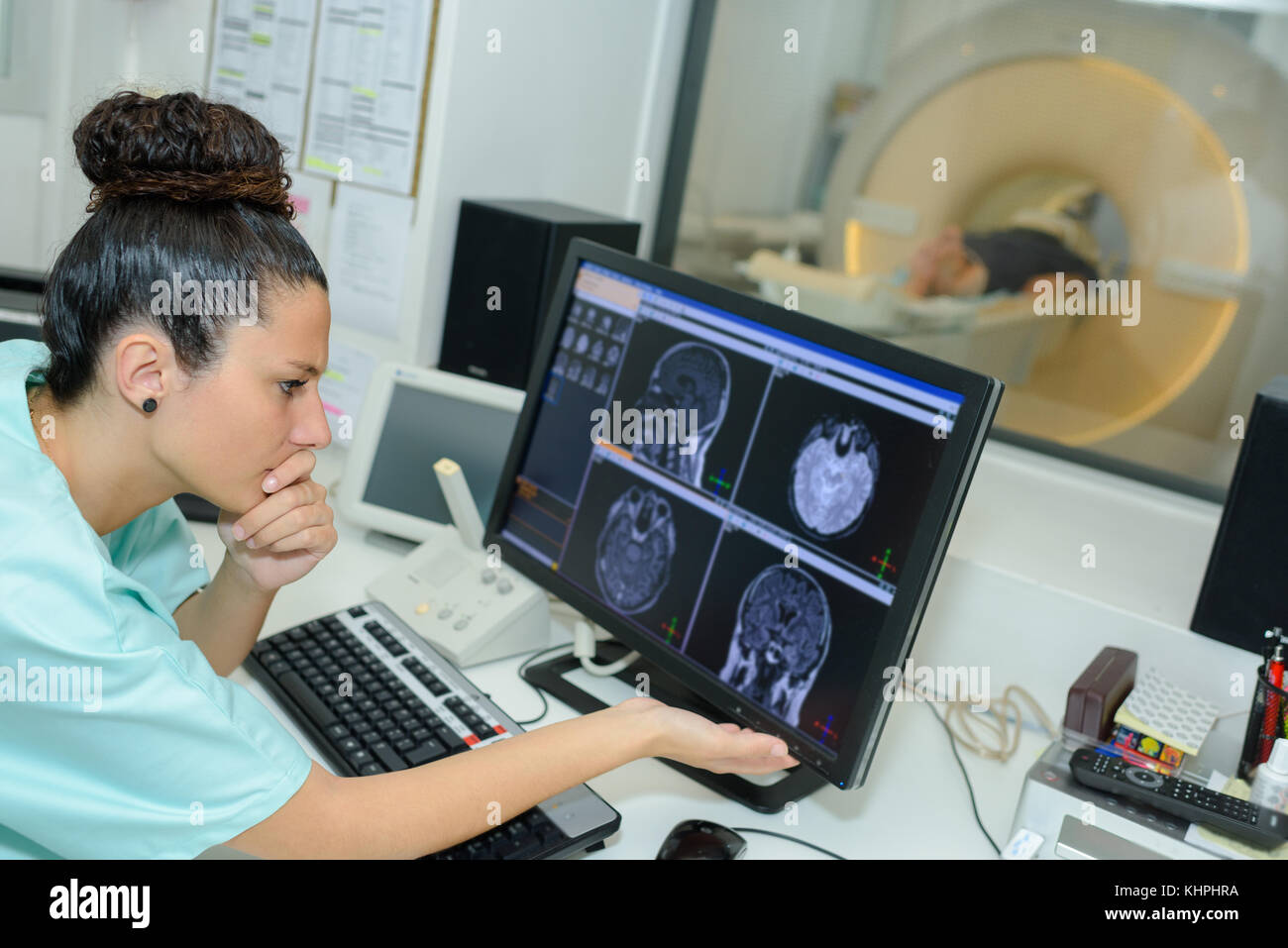 Mri machine hi-res stock photography and images - Alamy