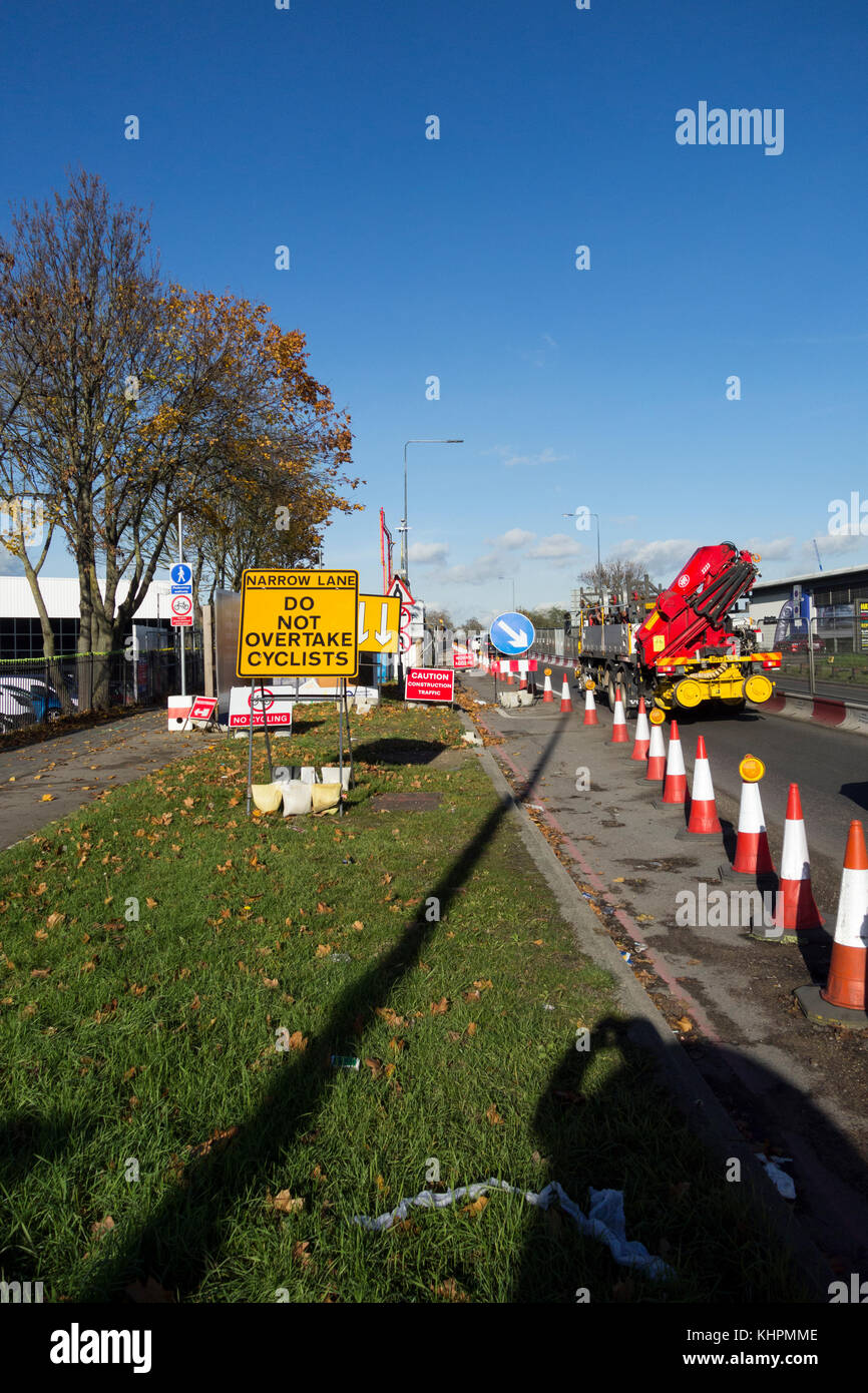 Road work signage hi-res stock photography and images - Alamy