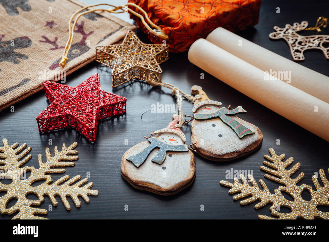 Packing decorations hi-res stock photography and images - Alamy