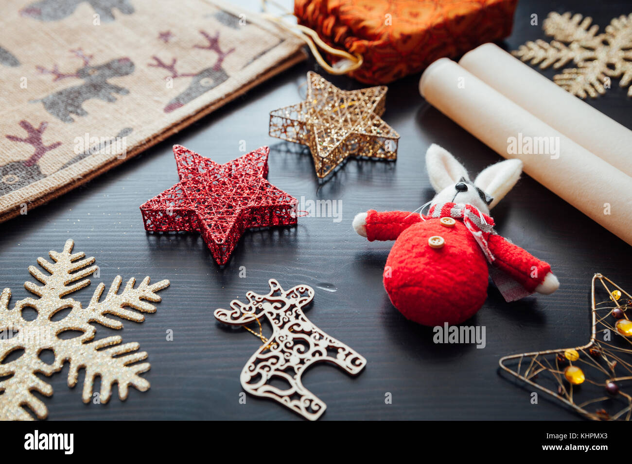 Packing decorations hi-res stock photography and images - Alamy