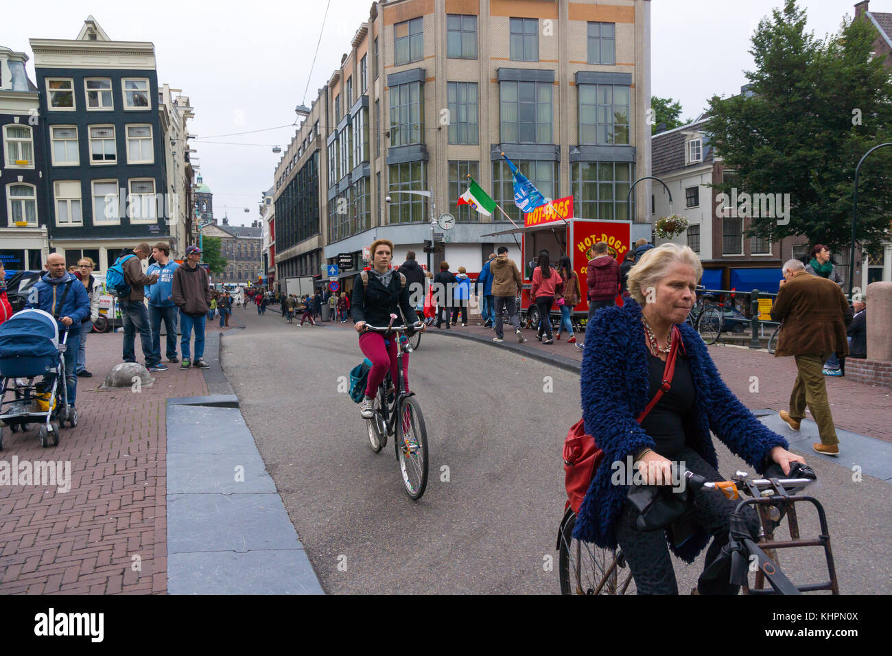 Move around the city hi-res stock photography and images - Alamy