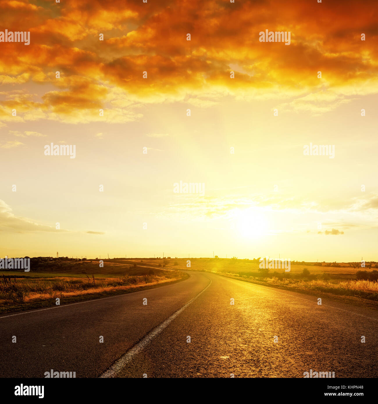 Sunset over road hi-res stock photography and images - Alamy