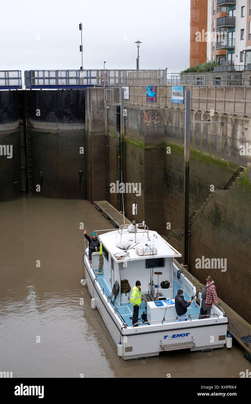 November 2017 - Leaving in the lock, boat of rod and line fisherman ...