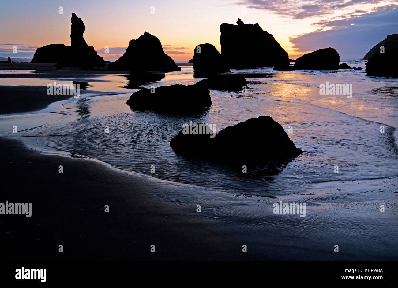 Sea stacks and beach hi-res stock photography and images - Alamy