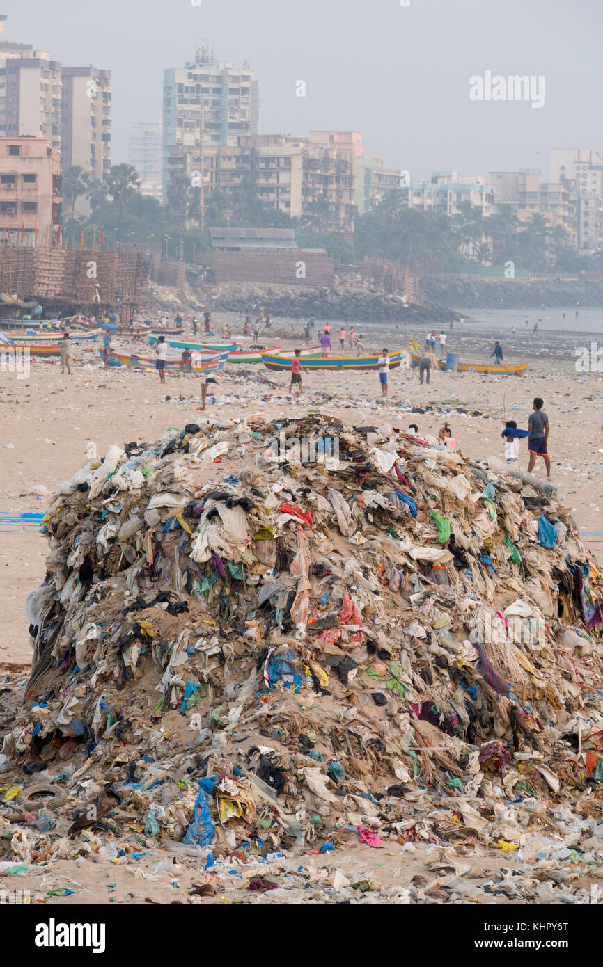 India waste management hi-res stock photography and images - Alamy