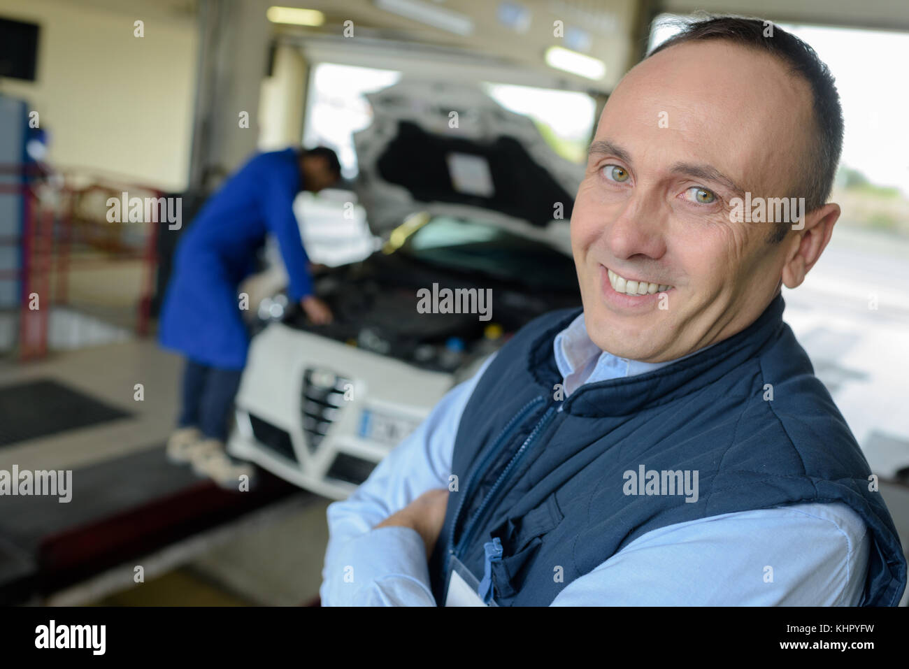 Portrait man car mechanician hi-res stock photography and images - Alamy