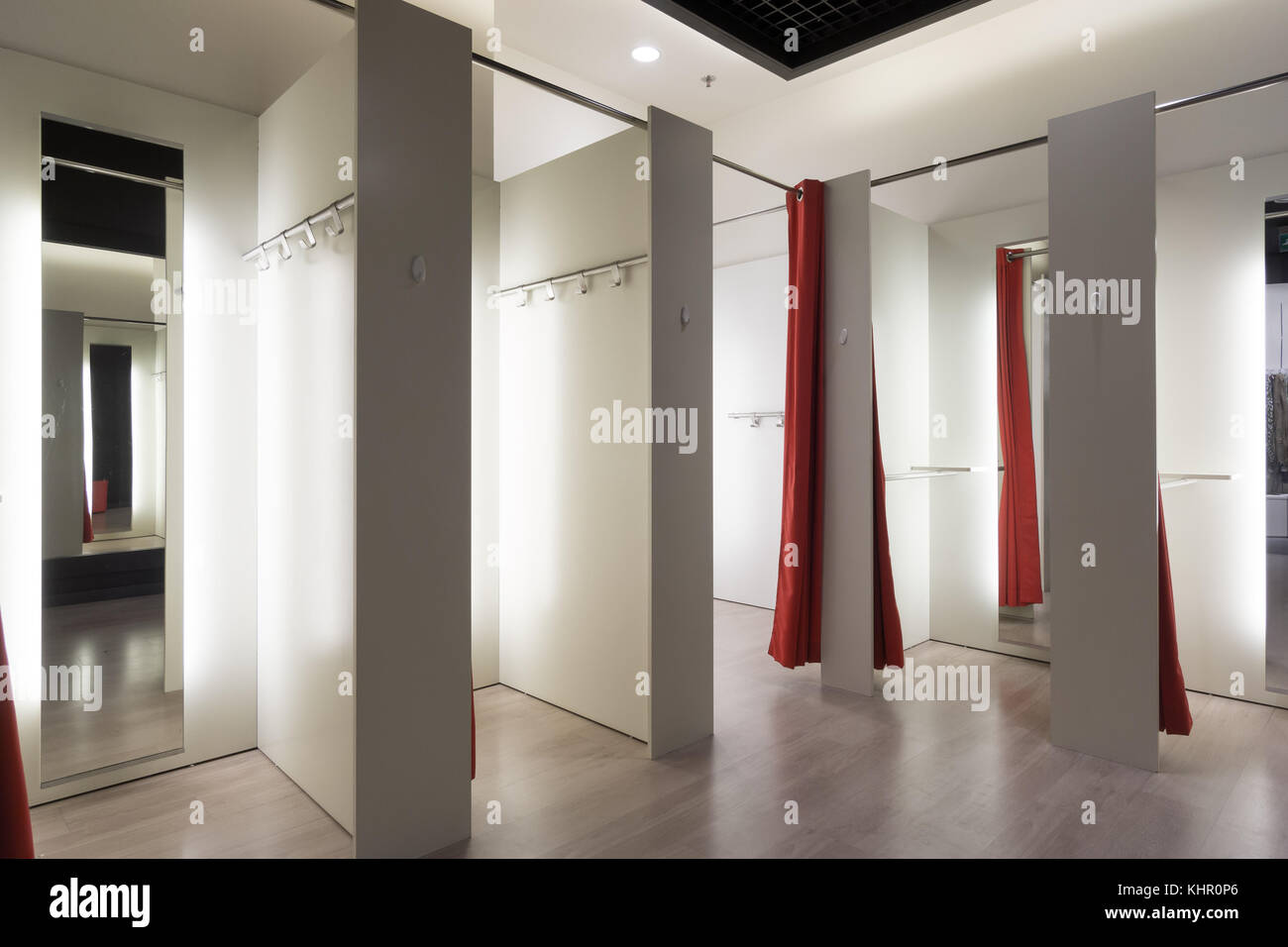 Fitting room interior Stock Photo - Alamy