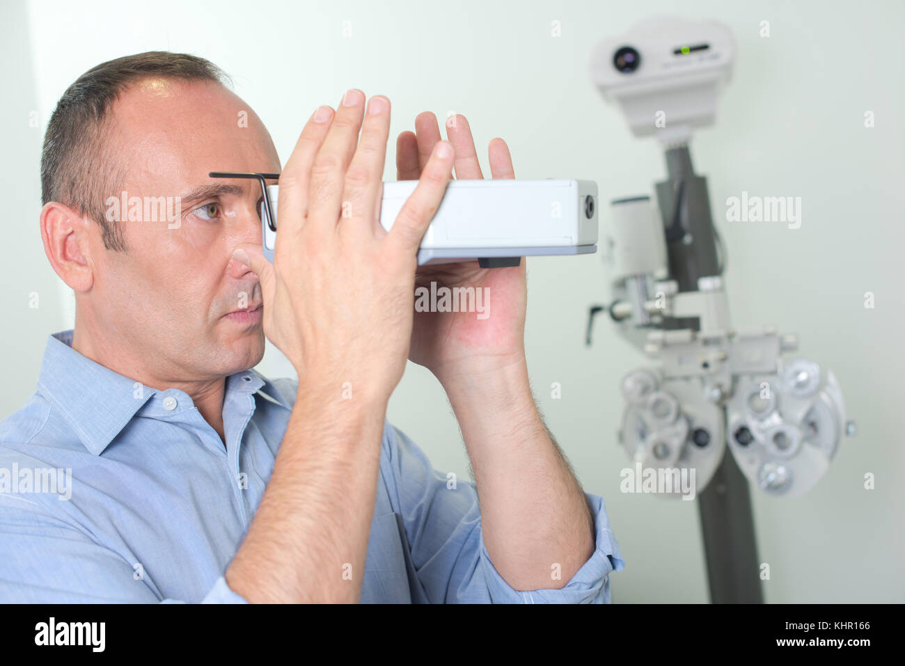 Glaucoma opthalmologist hi-res stock photography and images - Alamy