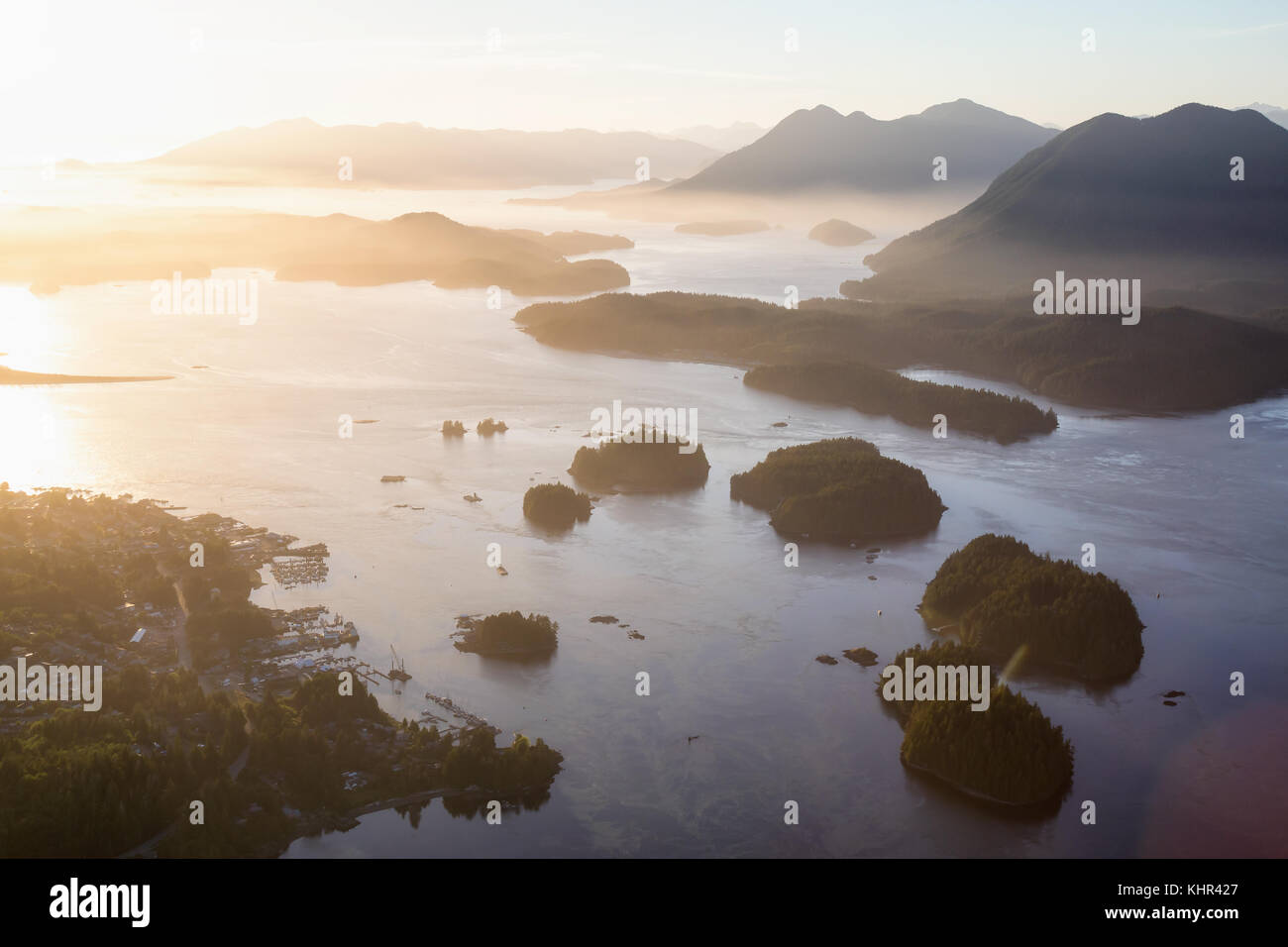 Bright sunny sunset at Tofino, Vancouver Island, British Columbia ...