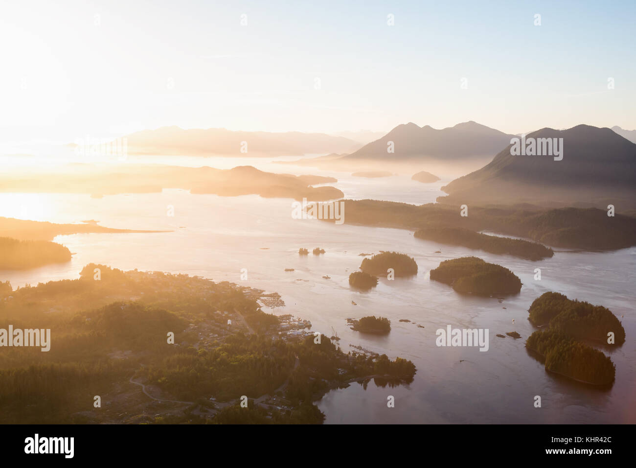 Bright sunny sunset at Tofino, Vancouver Island, British Columbia ...