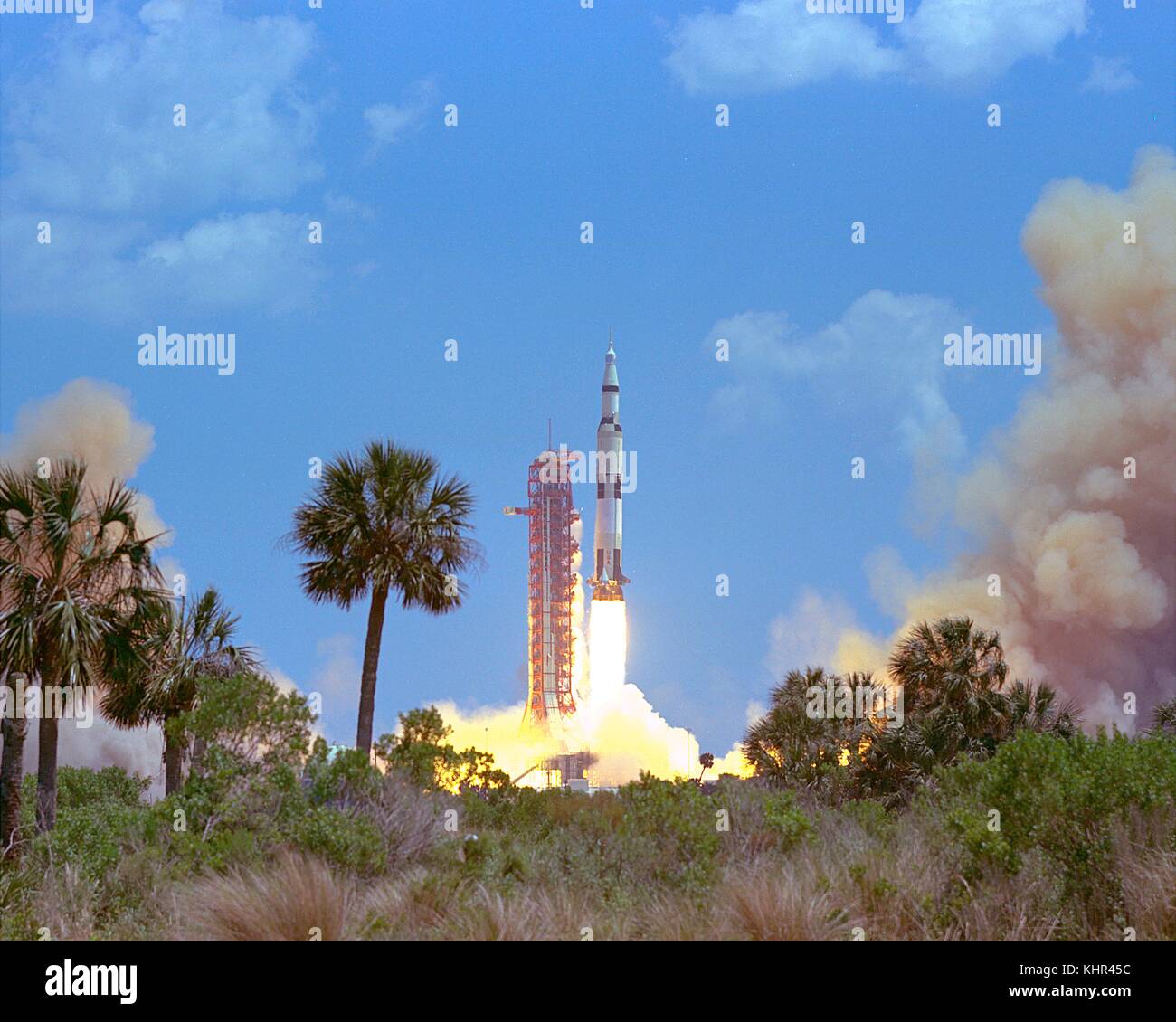Apollo 16 launch hi-res stock photography and images - Alamy