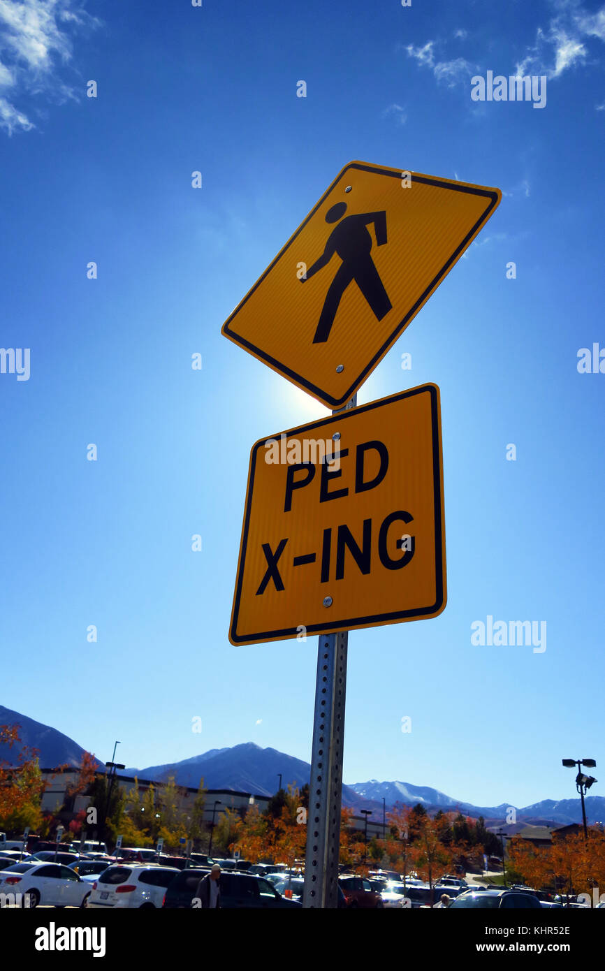 Ped xing sign hi-res stock photography and images - Alamy