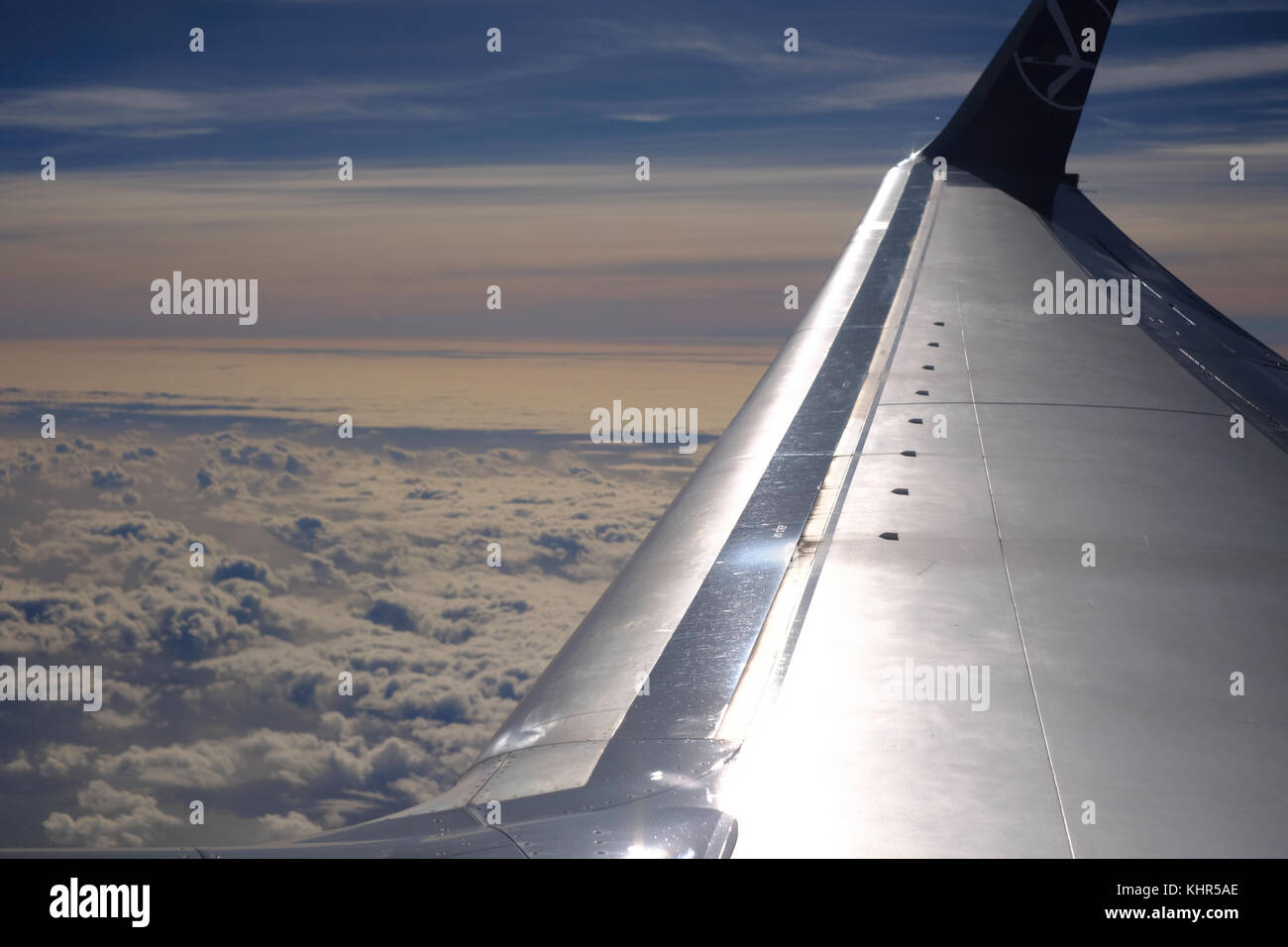View from a window seat of a passenger aircraft Stock Photo - Alamy