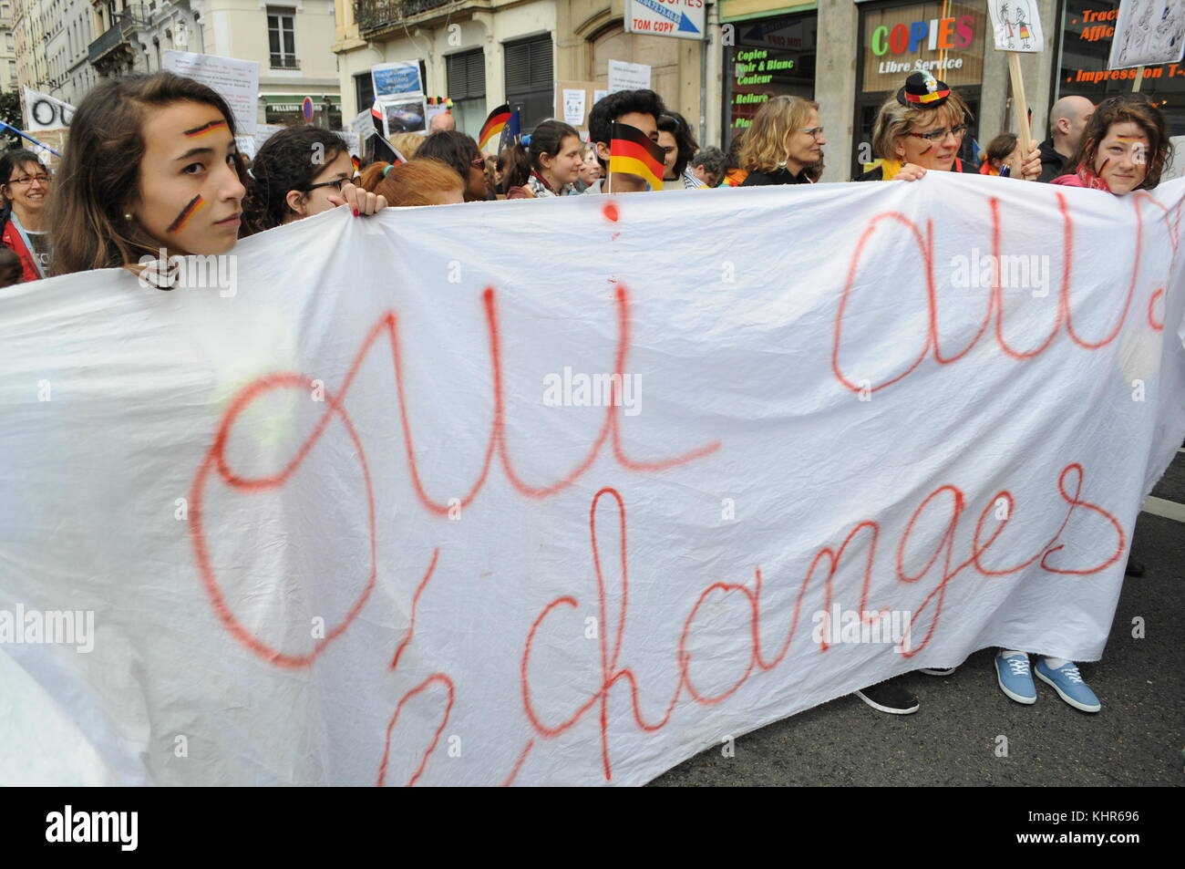 Teachers and pupils protest against announced foreign languages ...