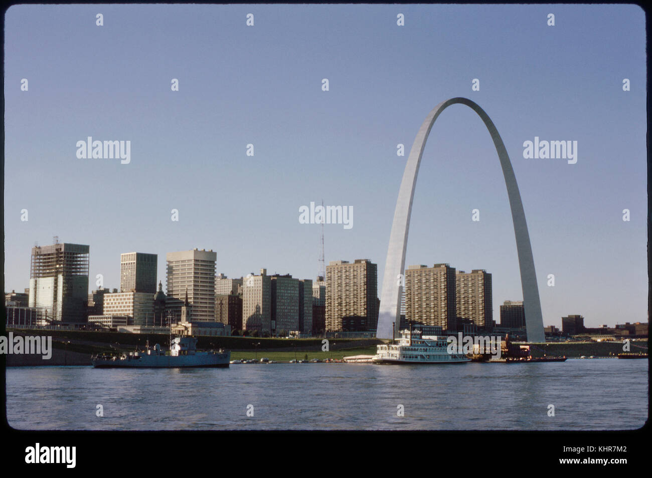 St louis arch 1970's hi-res stock photography and images - Alamy