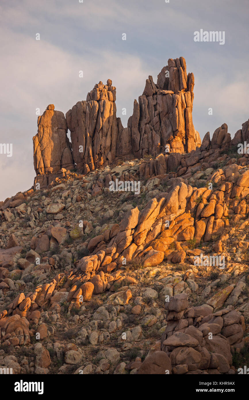 Granite rock formations, Ikh Gazriin Chuluu, Gobi Desert, Mongolia ...
