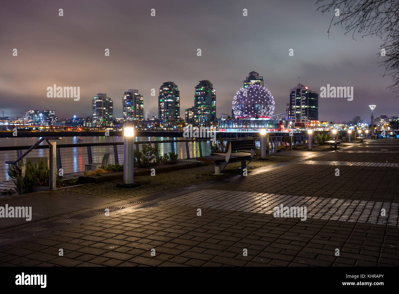 Vancouver city night bench hi-res stock photography and images - Alamy