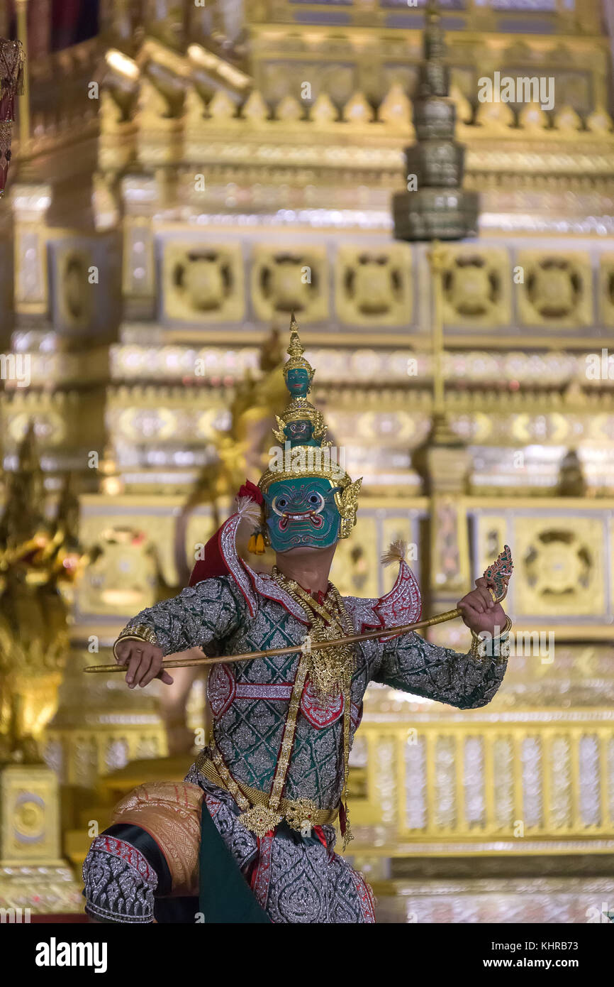 Thotsakan statue in bangkok hi-res stock photography and images - Alamy