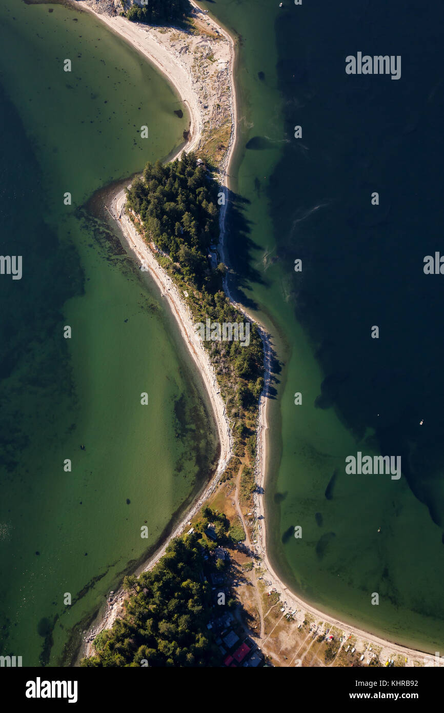 Sandy Beach and cabines on Thormanby Island near Sunshine Coast ...