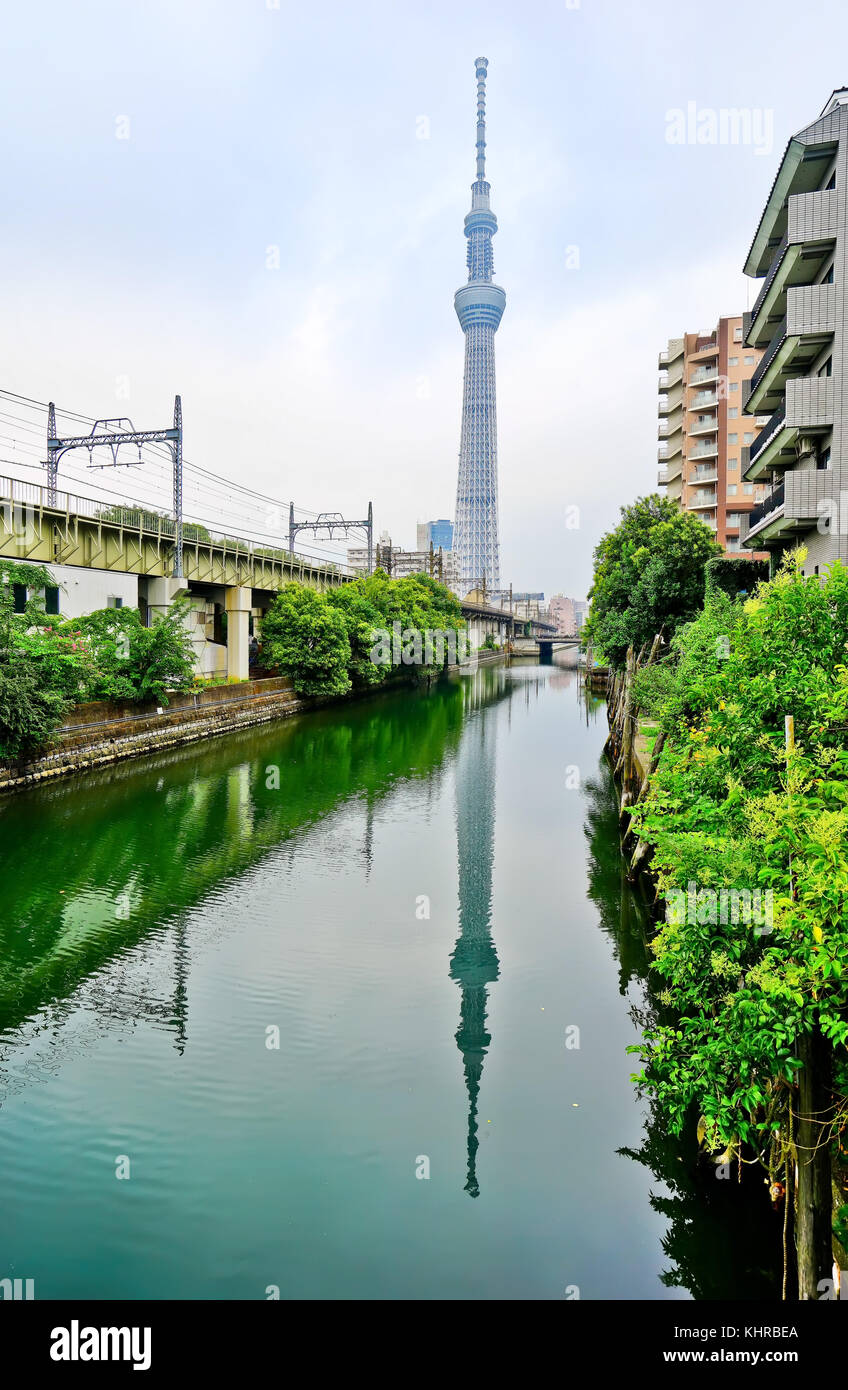 View of the Tokyo skyline along the river in Tokyo Stock Photo - Alamy