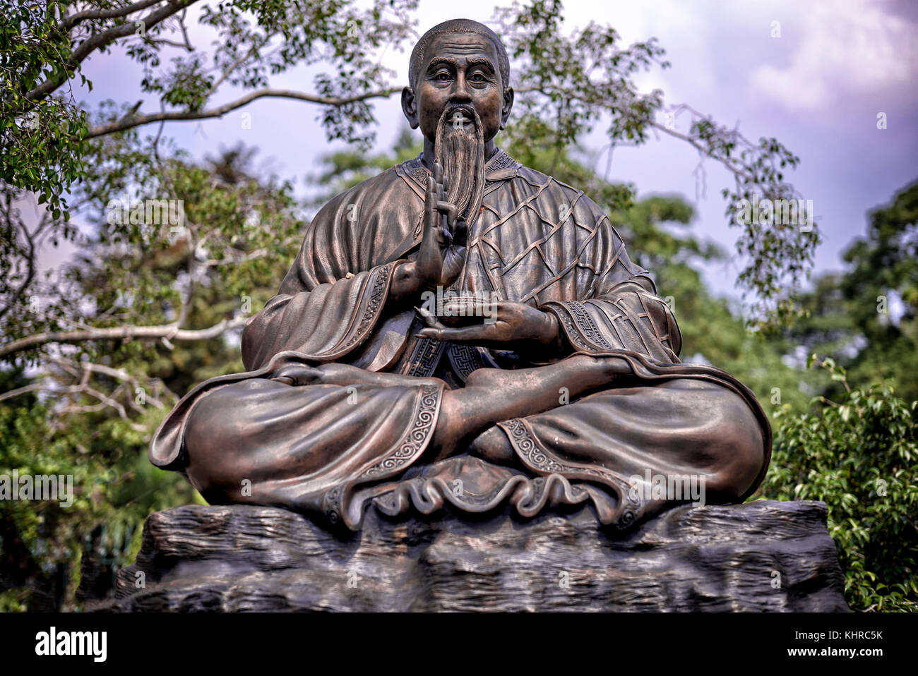 Chinese statue, bronze figure, Wihan Sian temple, Pattaya, Thailand ...