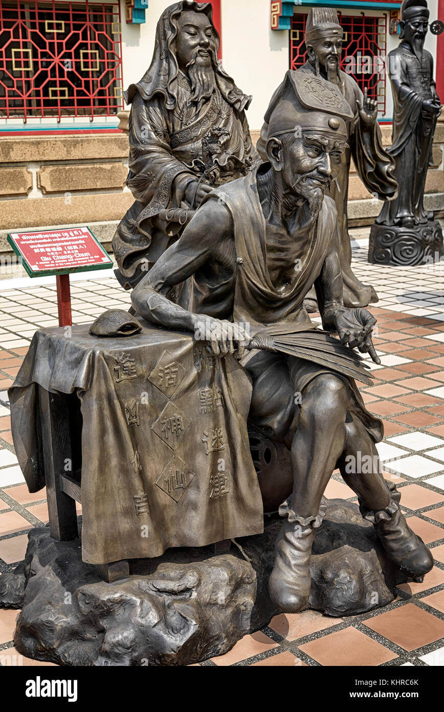 Chinese statue, bronze figure, Wihan Sian temple, Pattaya, Thailand ...