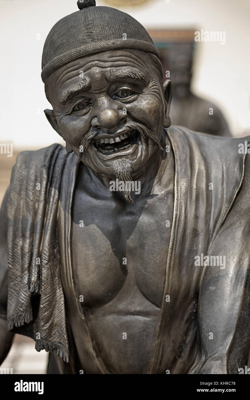 Chinese statue, bronze figure, Wihan Sian temple, Pattaya, Thailand ...
