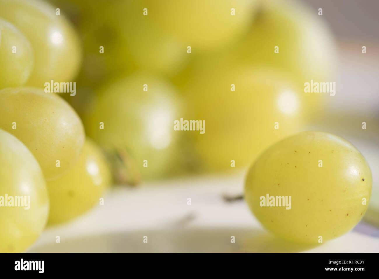 White table grapes hi-res stock photography and images - Alamy