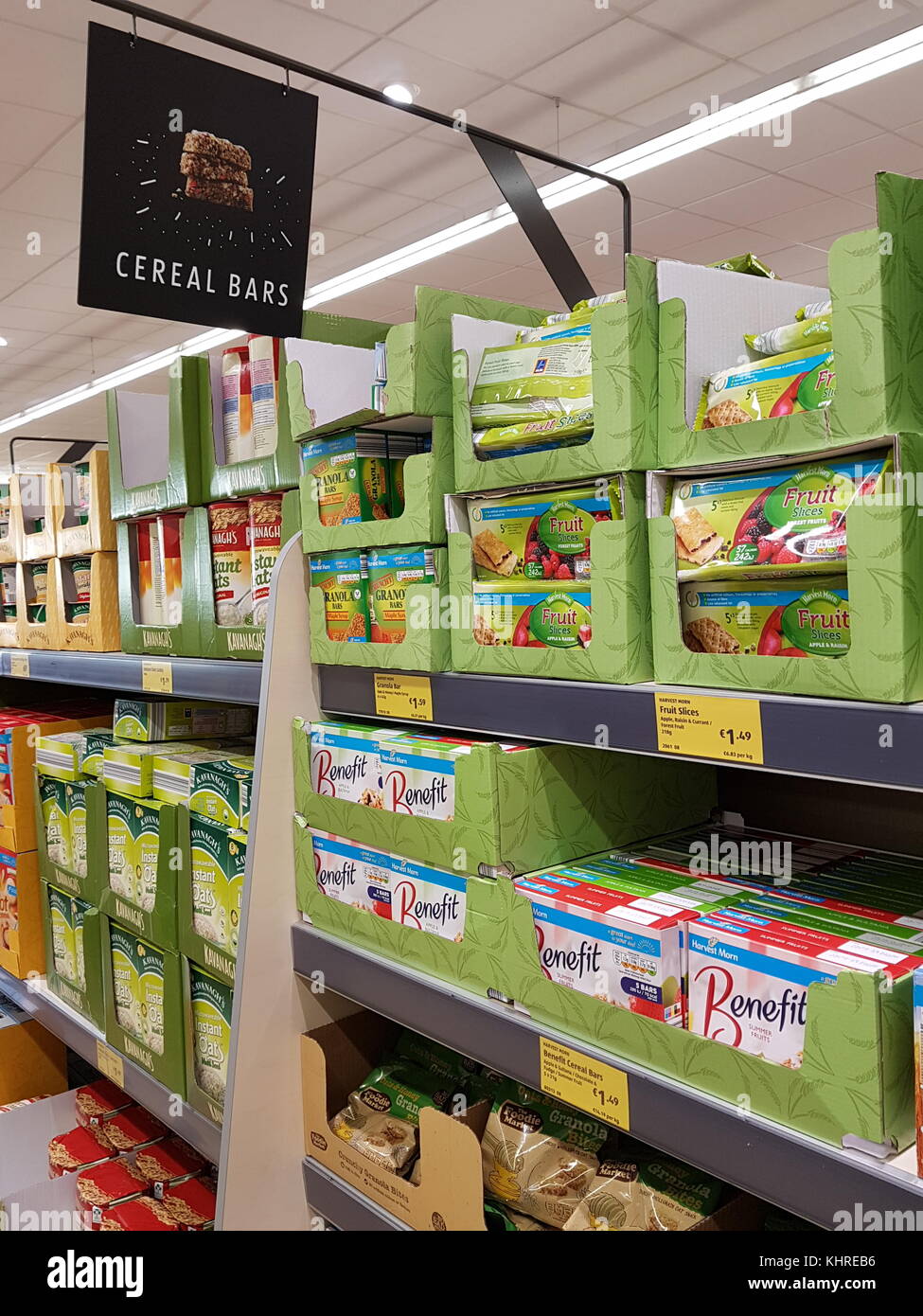 Cereal aisle hi-res stock photography and images - Alamy