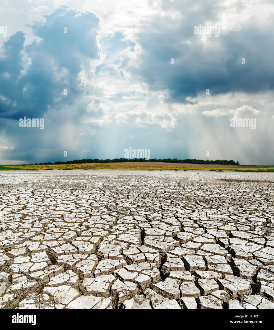 dramatic clouds over desert Stock Photo - Alamy