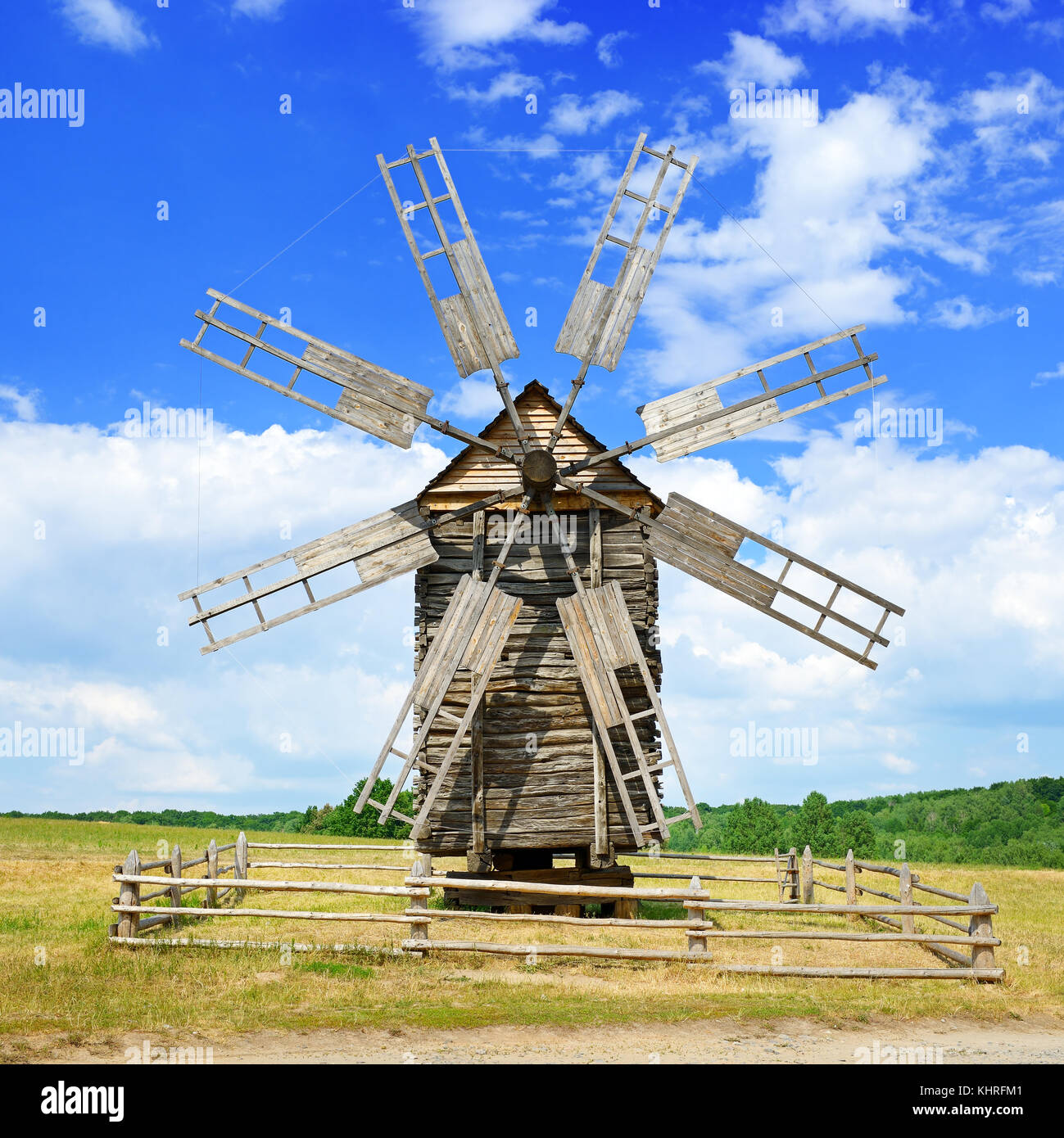 Old farm windmill hi-res stock photography and images - Alamy