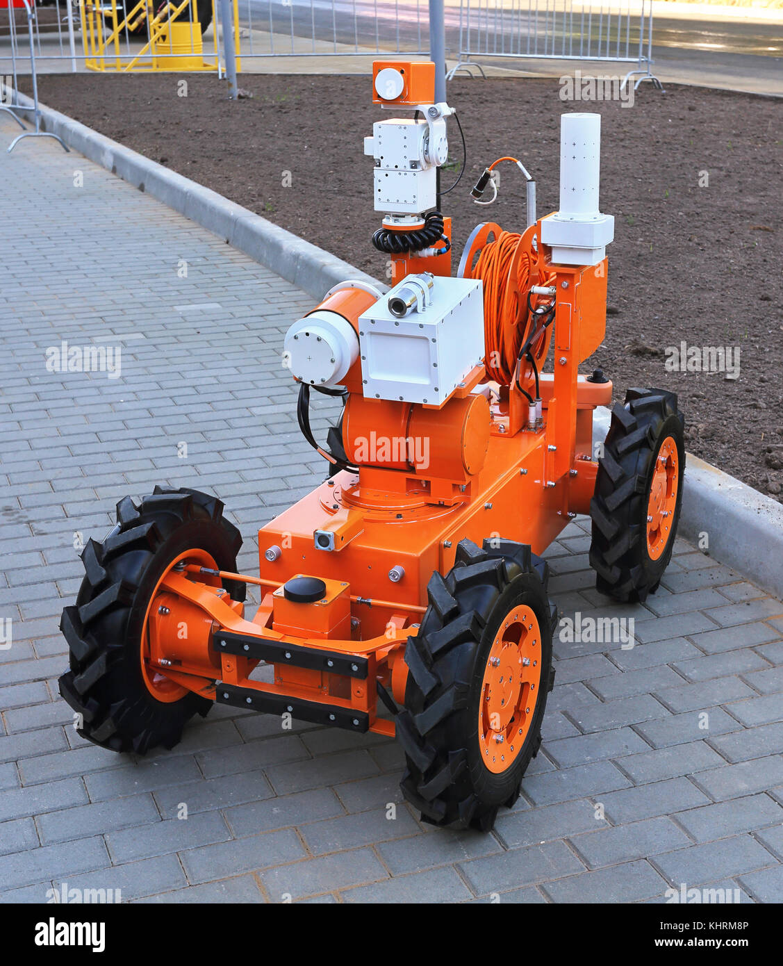 Wheeled robot hi-res stock photography and images - Alamy