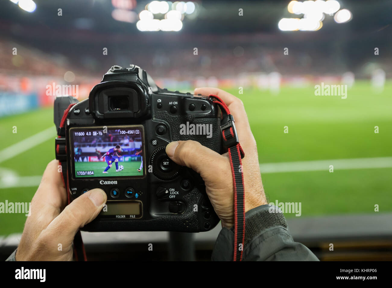 Lionel messi of barcelona shooting hi-res stock photography and images ...