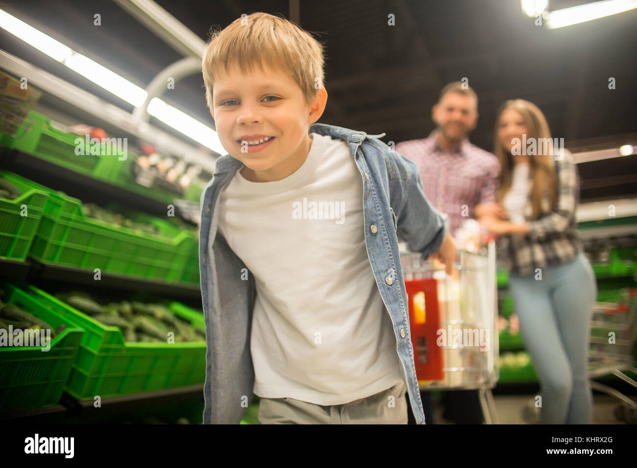 Behind family in shop hi-res stock photography and images - Alamy