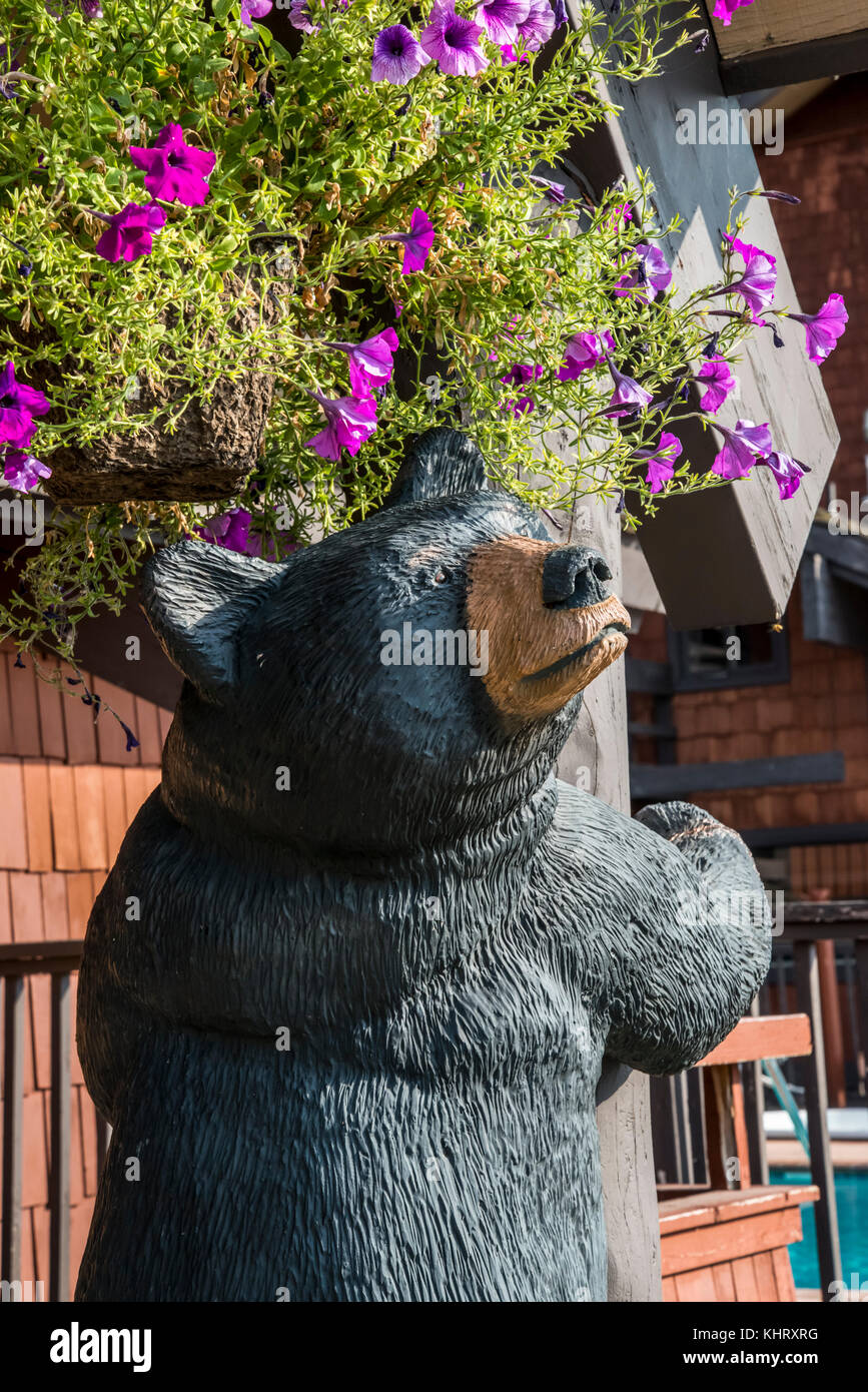 Grizzly Bear door post Teton Tourist Village, near Jackson in Grand ...